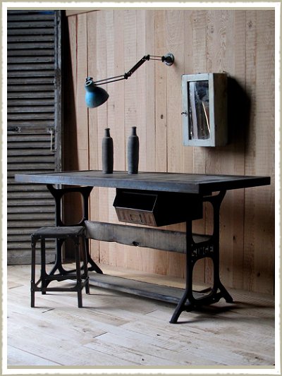 Singer desk sold | Tables